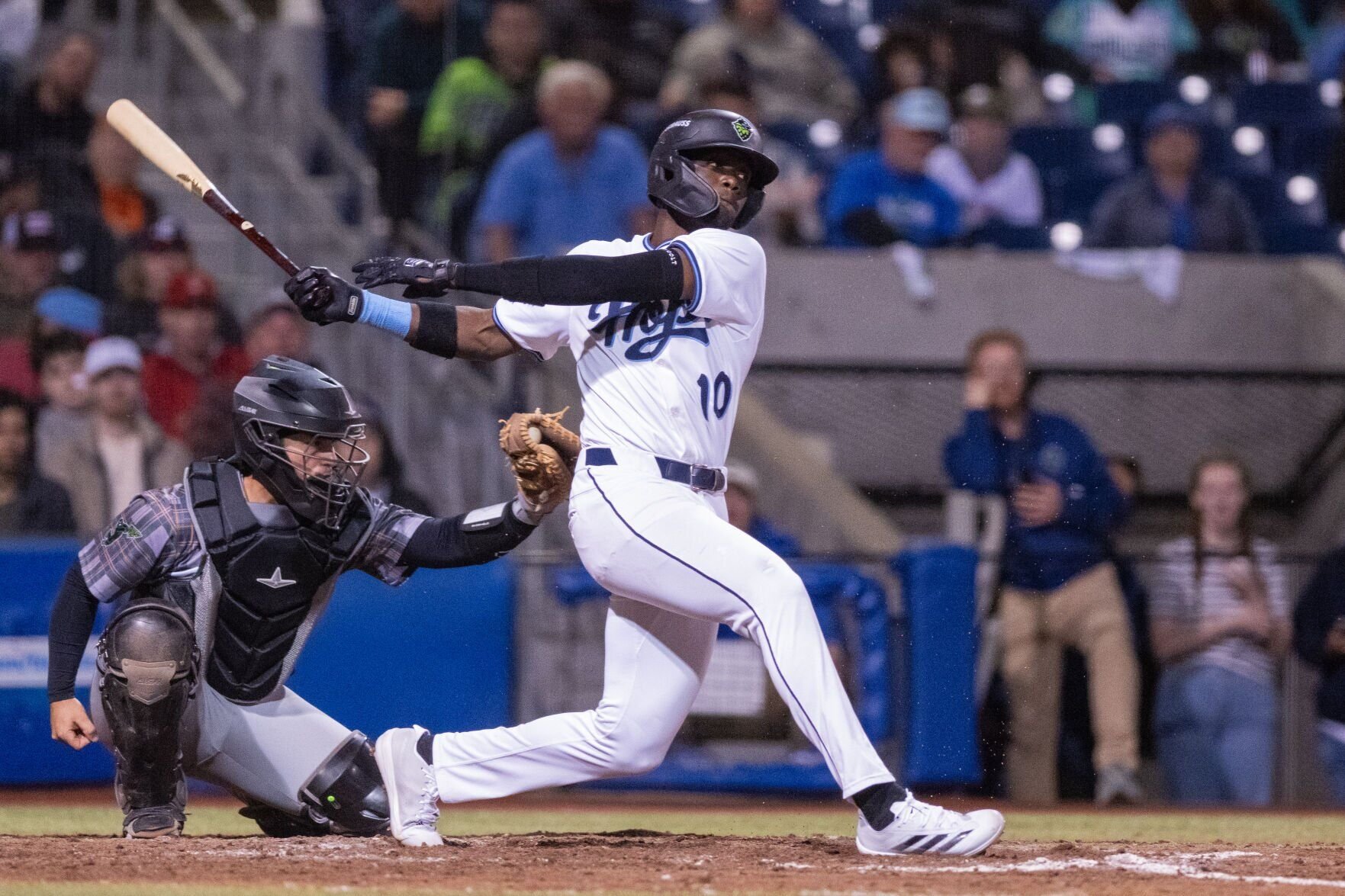 Hops rebound from opening night defeat, trounce Eugene 12-5 | Lake ...