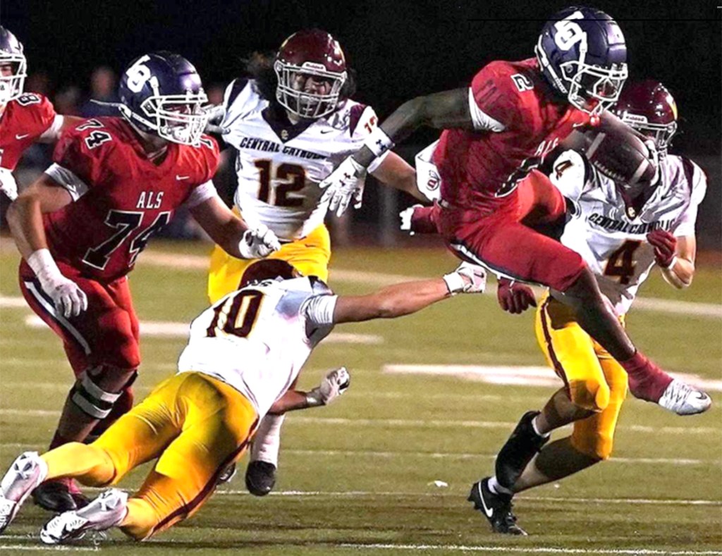 Defense lifts No. 1 Lake Oswego football by Central Catholic | Lake ...