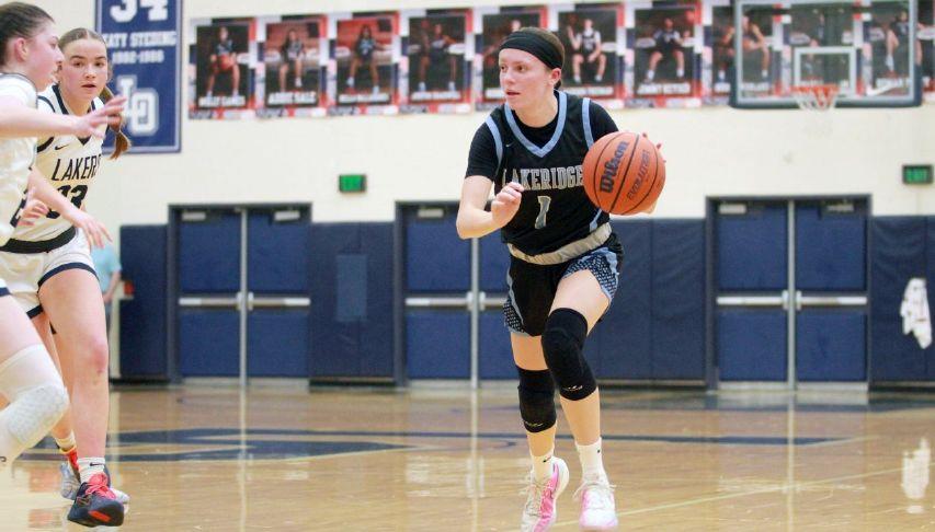 Lake Oswego girls hoop rallies past Lakeridge to win ‘Battle’ | Lake ...